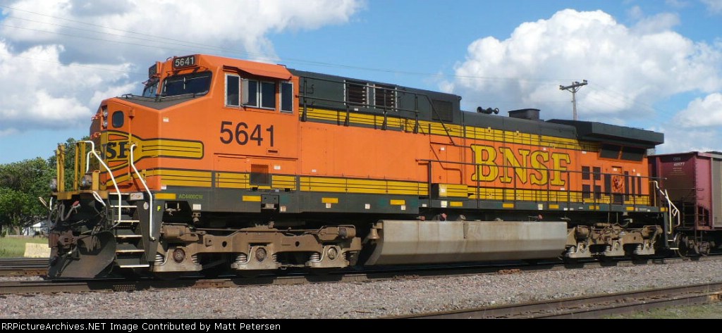 BNSF 5641